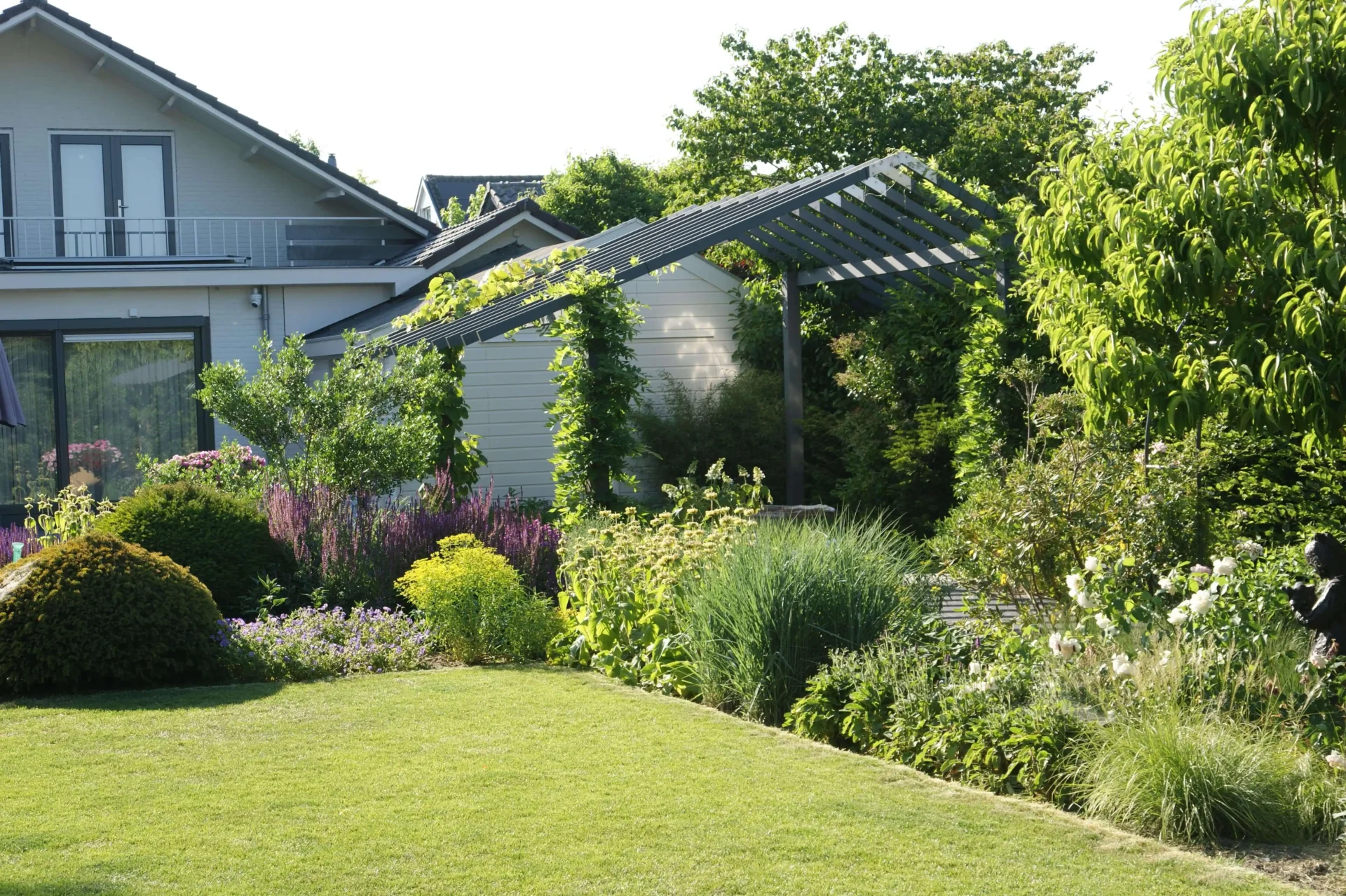 Waarom een groene tuin koeler is en tips om het te bereiken ...